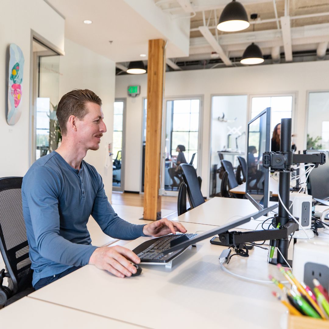Dedicated Desk | Vibe Coworks
